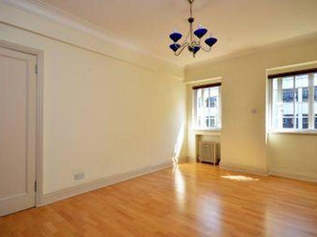 2 Bedrooms Flat for sale in Wigmore Court, Marylebone, London W1U