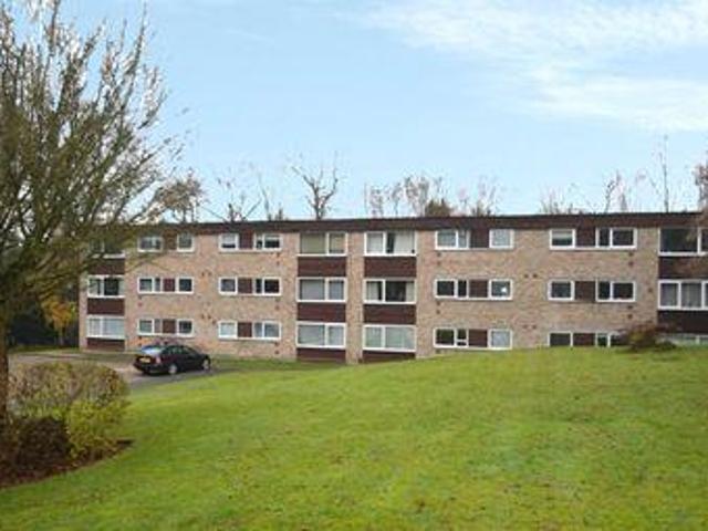 2 Bedrooms Flat for sale in Wildwood Court, Hawkhirst Road, Kenley CR8