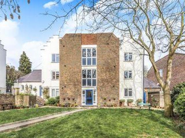 2 Bedrooms Flat for sale in Willow Hall, Willow Road, Hampstead NW3