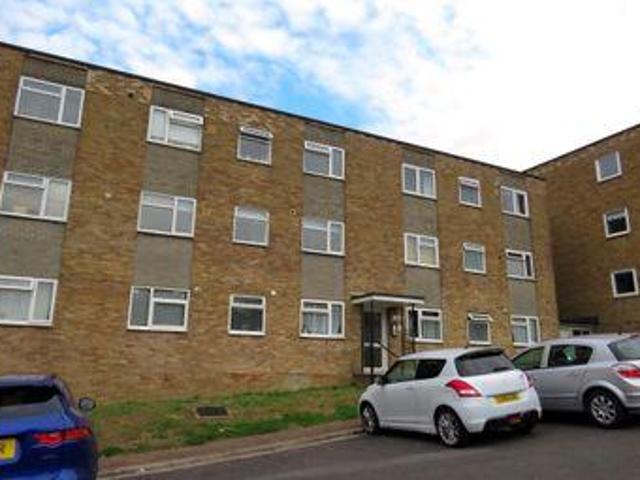 2 Bedrooms Flat for sale in Windsor Close, Hove BN3