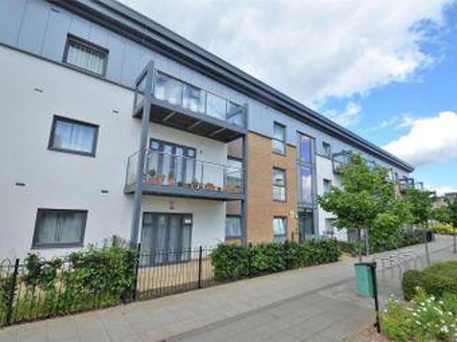 2 Bedrooms Flat for sale in Wintergreen Boulevard, West Drayton UB7