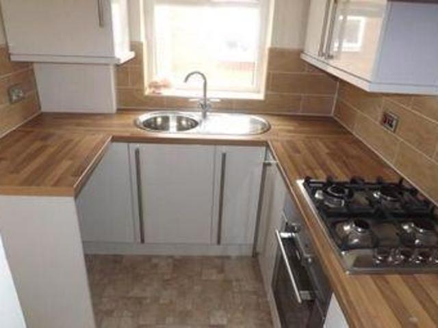 2 Bedrooms Flat for sale in Totland Close, Manchester M12