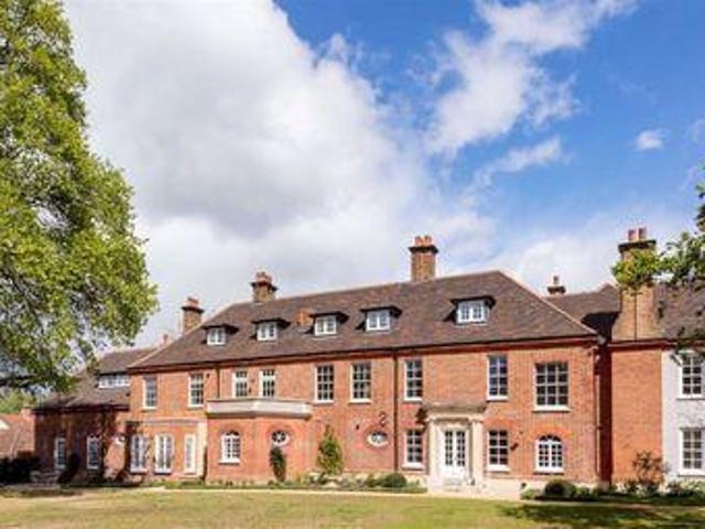 2 Bedrooms Flat for sale in Totteridge Park, Totteridge Common, London N20