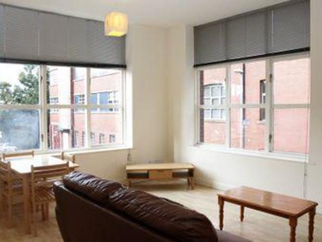 2 Bedrooms Flat for sale in Tobacco Factory, Phase 3, Manchester M4