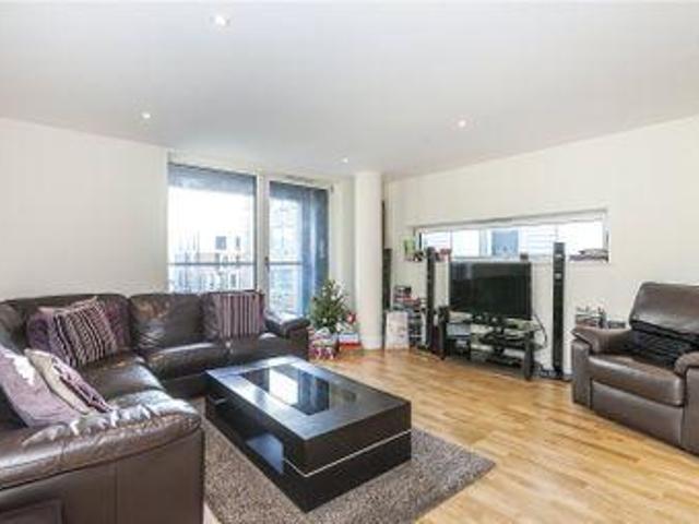 2 Bedrooms Flat for sale in Torrent Lodge, 11 Merryweather Place, London SE10
