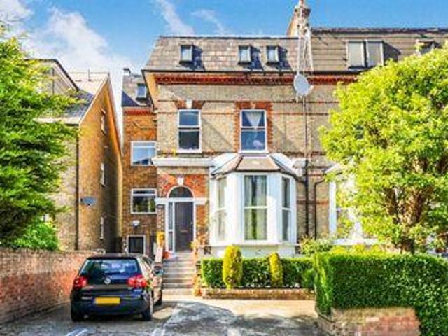 2 Bedrooms Flat for sale in Torrington Park, London N12