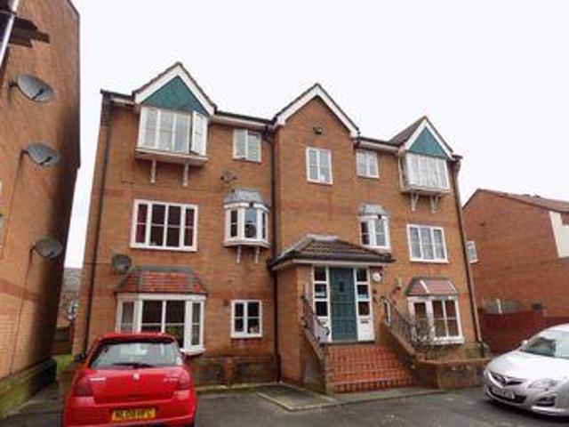 2 Bedrooms Flat for sale in Torrisdale Close, Bolton BL3