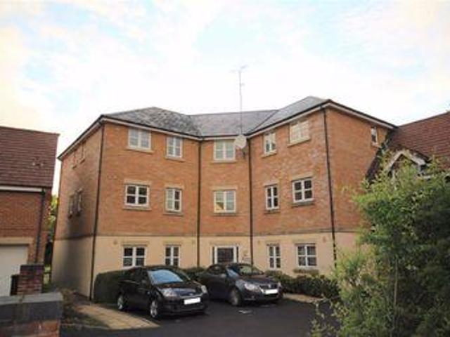 2 Bedrooms Flat for sale in Torun Way, Swindon SN25
