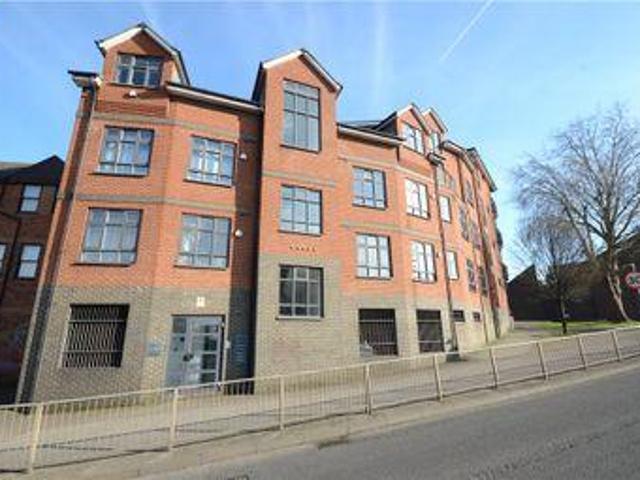 2 Bedrooms Flat for sale in Tanfields, Vachel Road, Reading RG1