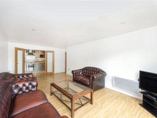 2 Bedrooms Flat for sale in Tanyard House, High Street, Brentford TW8