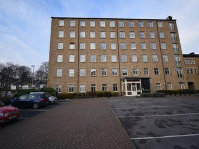 2 Bedrooms Flat for sale in Textile Street, Dewsbury WF13