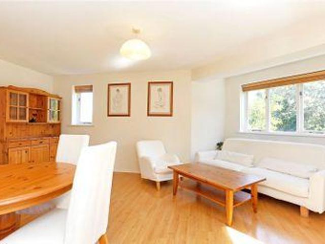 2 Bedrooms Flat for sale in Telegraph Place, London E14