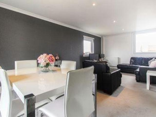 2 Bedrooms Flat for sale in Telford Road, Glasgow G75