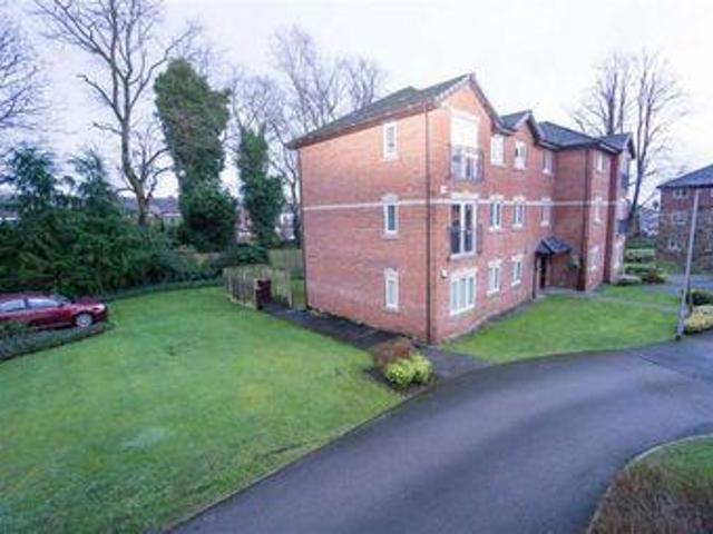 2 Bedrooms Flat for sale in Thurlwood Croft, Westhoughton, Bolton BL5