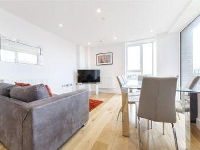2 Bedrooms Flat for sale in Thanet Tower, 6 Caxton Street North E16