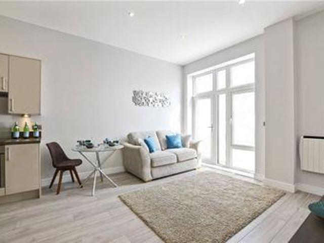 2 Bedrooms Flat for sale in The Avenue, Southend On Sea, Essex SS2