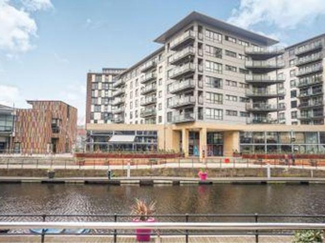 2 Bedrooms Flat for sale in The Boulevard, Leeds LS10