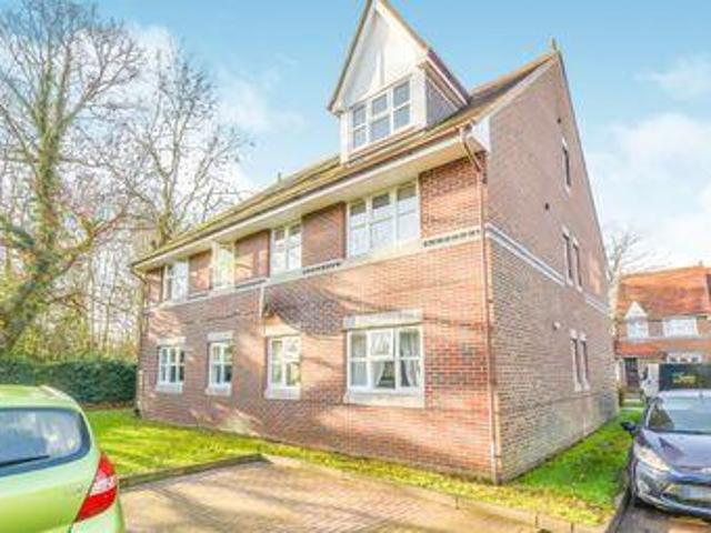2 Bedrooms Flat for sale in The Brambles, Prospect Road, St.Albans AL1