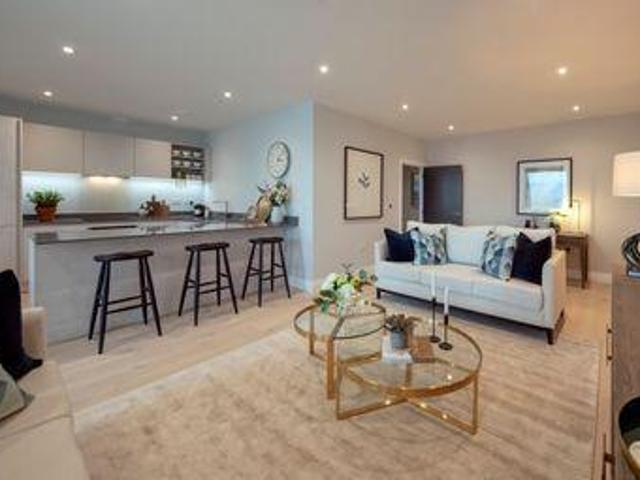 2 Bedrooms Flat for sale in The Claves, Millbrook Park, Inglis Way, London NW7