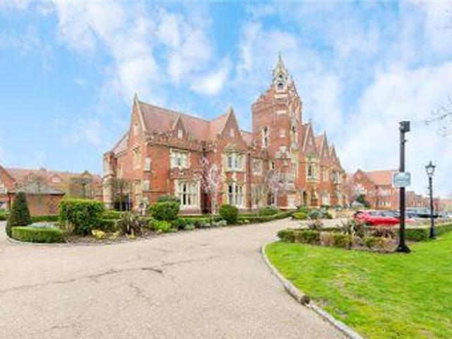 2 Bedrooms Flat for sale in The Clock Tower, The Galleries, Brentwood, Essex CM14
