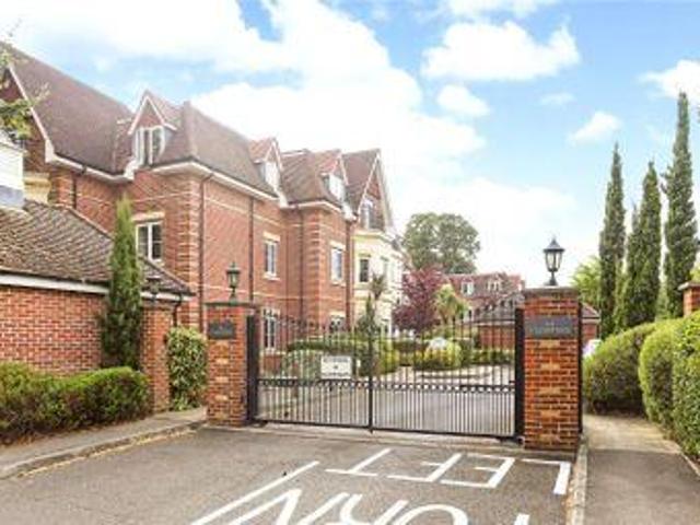 2 Bedrooms Flat for sale in The Cloisters, 83 London Road, Guildford, Surrey GU1