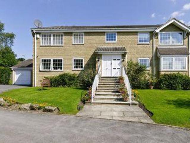 2 Bedrooms Flat for sale in The Court, The Lane, Alwoodley, Leeds LS17