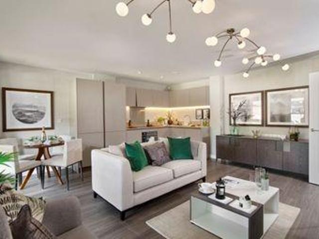 2 Bedrooms Flat for sale in ´´The Elm´´ at Wren Drive, Finberry, Ashford TN25