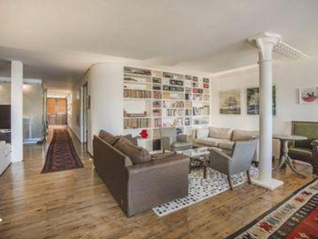 2 Bedrooms Flat for sale in The Factory, London N1