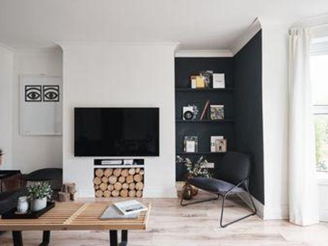 2 Bedrooms Flat for sale in The Fairfield, Farnham GU9