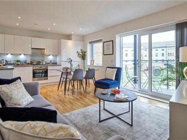 2 Bedrooms Flat for sale in The Hawley Collection, Minley Road, Blackwater GU17