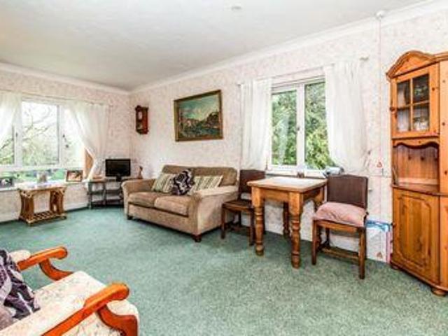 2 Bedrooms Flat for sale in The Hawthorns, 114 Edge Lane, Manchester, Greater Manchester M32