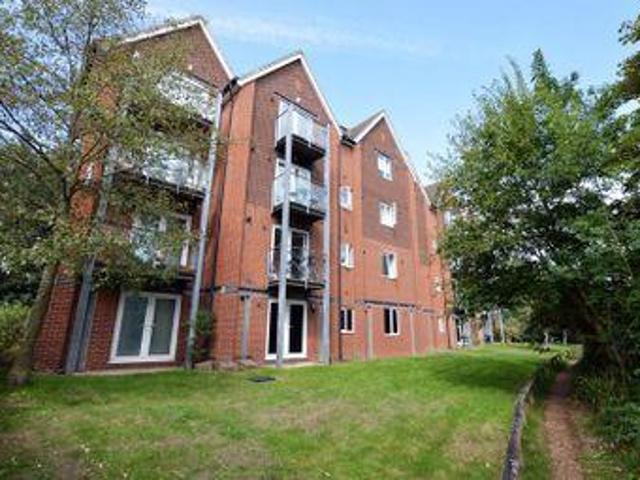 2 Bedrooms Flat for sale in The Lamports, Alton GU34