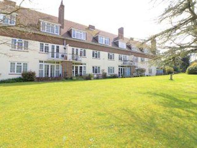 2 Bedrooms Flat for sale in The Lawns, St Marys Close, Eastbourne, East Sussex BN22