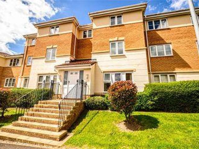 2 Bedrooms Flat for sale in The Links, Hyde, Greater Manchester SK14