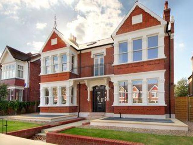 2 Bedrooms Flat for sale in The Pitshanger, Woodfield Rd New Development W5