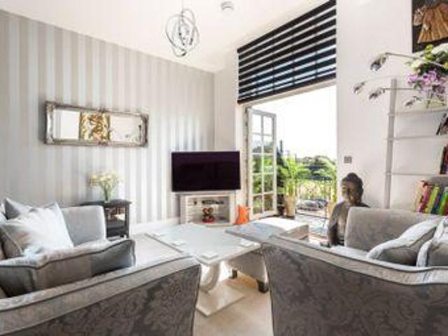 2 Bedrooms Flat for sale in The Residence, Bishopthorpe Road, York YO23