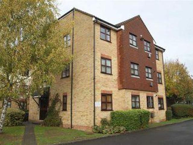 2 Bedrooms Flat for sale in The Ridgeway, London E4