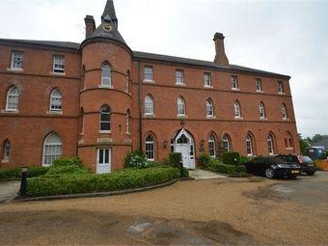 2 Bedrooms Flat for sale in The Ridgeway, London NW7
