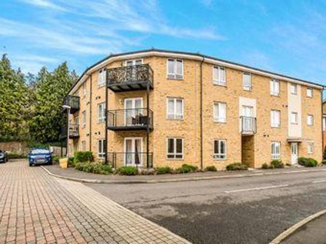 2 Bedrooms Flat for sale in The Roperies, High Wycombe HP13
