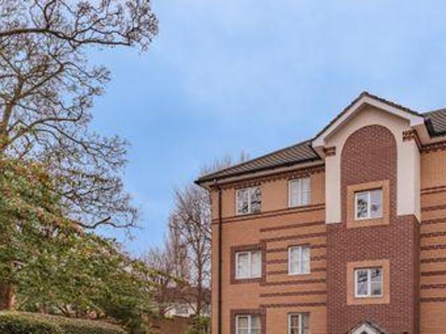 2 Bedrooms Flat for sale in The Stepping Stones, Avon Valley Business Park, St. Annes Park, Bristol BS4