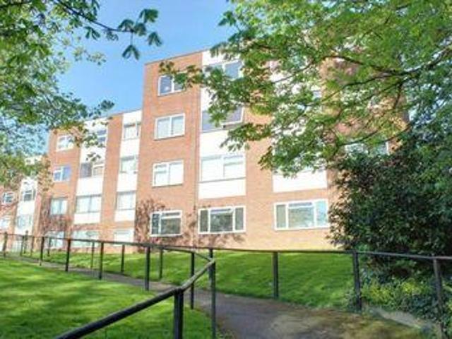 2 Bedrooms Flat for sale in The Shires, Old Bedford Road, Luton, Bedfordshire LU2