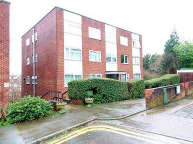 2 Bedrooms Flat for sale in The Shires, Old Bedford Road, Luton LU2