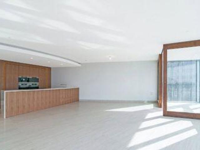 2 Bedrooms Flat for sale in The Tower, St. George Wharf, Vauxhall SW8