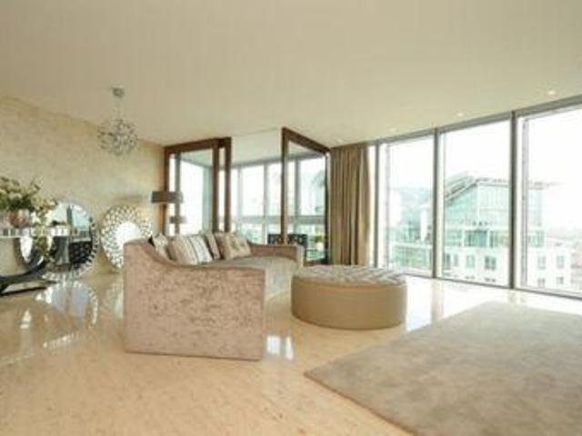 2 Bedrooms Flat for sale in The Tower, 1 St George Wharf, Vauxhall SW8