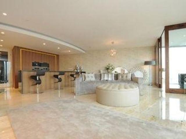 2 Bedrooms Flat for sale in The Tower, 1 St George Wharf, Vauxhall SW8