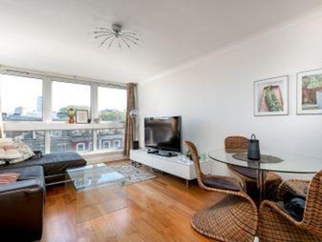 2 Bedrooms Flat for sale in The Triangle, Clerkenwell, London, London EC1V