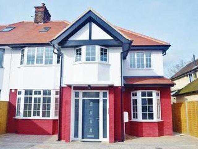 2 Bedrooms Flat for sale in The Vale, London NW11