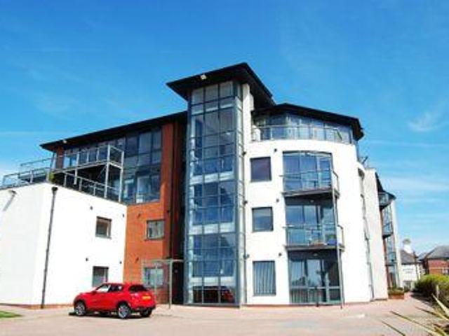 2 Bedrooms Flat for sale in The Waterfront, Knott End FY6