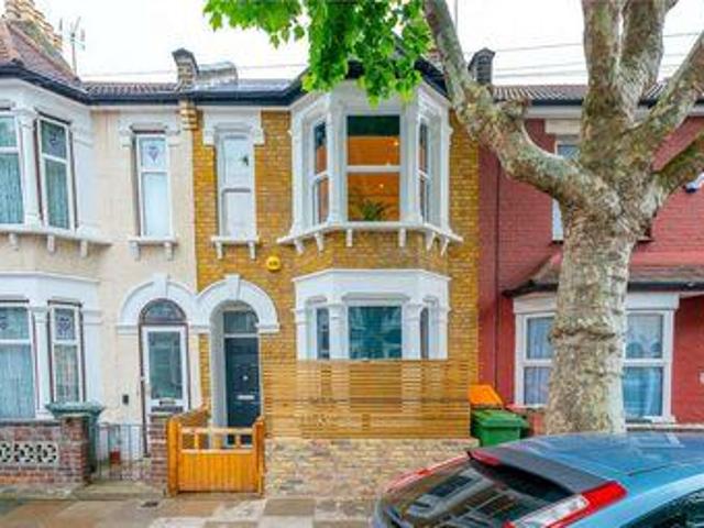 2 Bedrooms Flat for sale in Third Avenue, London E12
