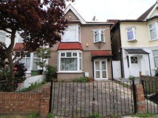 2 Bedrooms Flat for sale in Thornsbeach Road, Catford, London SE6